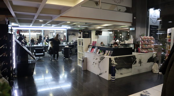 ΚΟΜΜΩΤΗΡΙΟ ΧΑΛΚΙΔΑ ΕΥΒΟΙΑΣ | ΑΝΤΑΥΓΕΙΕΣ | ΑΝΝΑ HAIRCUTS